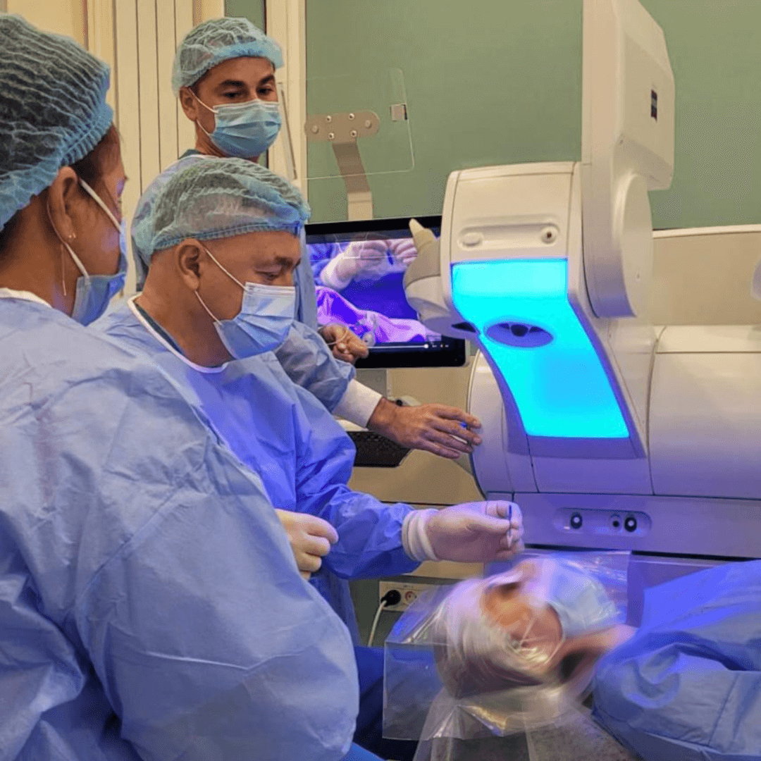 Noul femtolaser Zeiss, VisuMax 800, în premieră în România la Ama ...